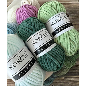 NORCIA Soft Velvet Yarn Chenille Yarn for Crocheting Super Bulky 100g (74.3 yds) Baby Blanket Yarn for Knitting Amigurumi Yarn Fancy Yarn for Crochet Weaving Craft
