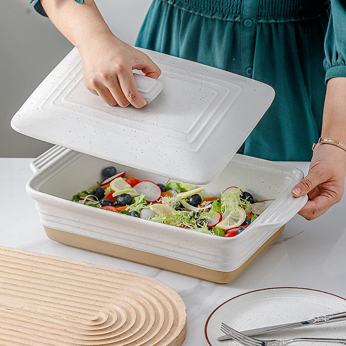 HVH Ceramic Casserole Dish with Lid Oven Safe, 9x13 Casserole Dish, Covered Rectangular Casserole Dish Set, 3.5 Quart Large Casserole Dish, Baking Dishes for Casseroles, Farmhouse Style (White)