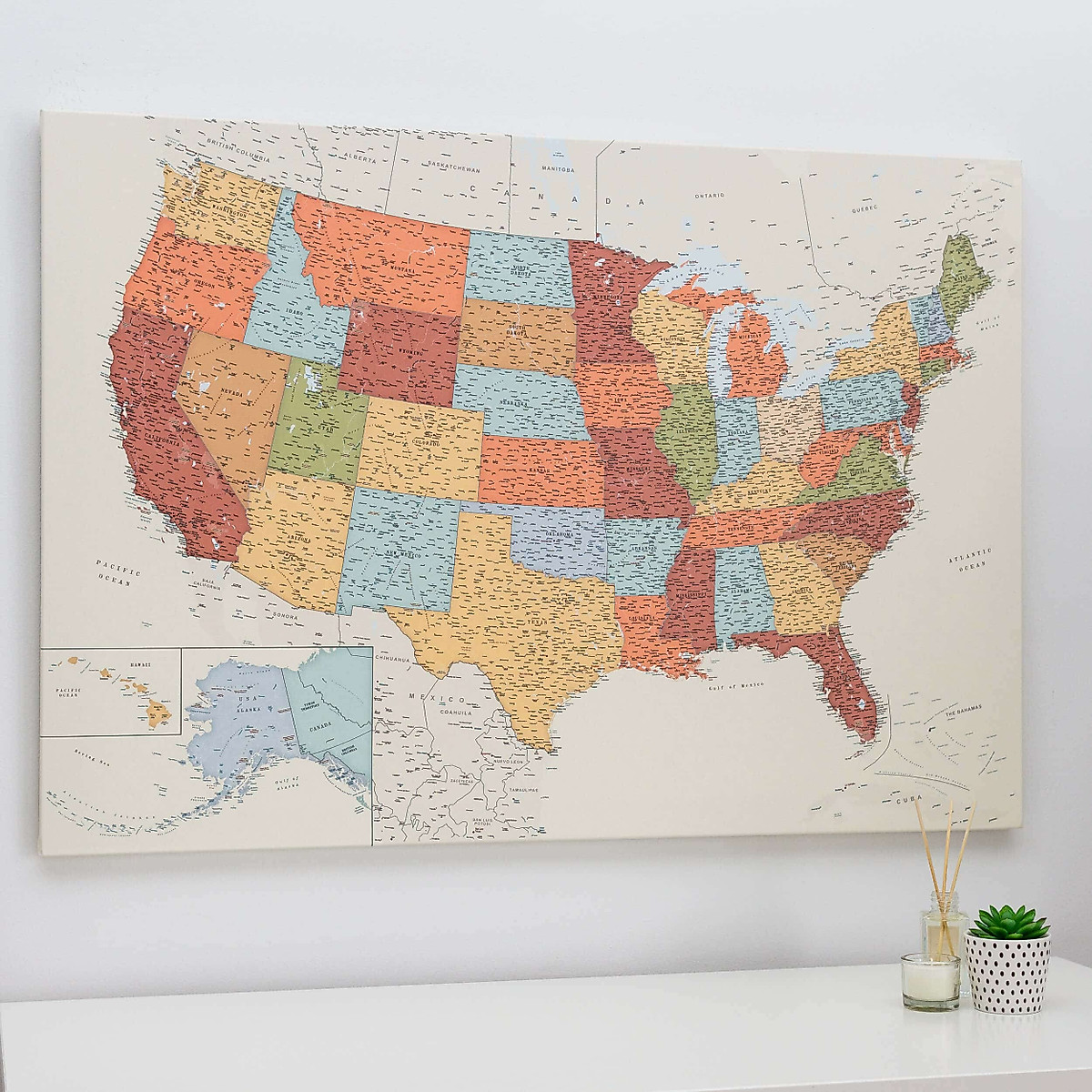 Push Pin USA Map - Detailed Map of United States with Pins - Canvas Pinboard Map - Mark Traveled Places in America - Personalizable (Large (47,2x31,5 in / 120x80 cm), Colorful)