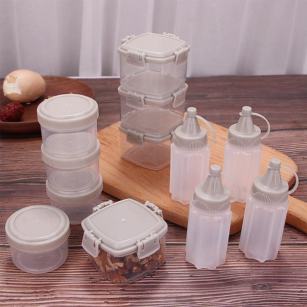 4pcs Mini Sauce Seasoning Box with Lid,Portable PP Kitchen Jam Squeeze Bottle Jar Easy Clean Spices Storage Container(Squeeze Bottle)