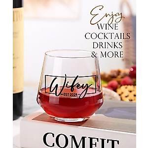 Couple Gifts for Christmas,First Christmas Married Gifts,Hubby & Wifey Wedding Glass Set,Mr and Mrs Gifts,Unique Gift for Wedding, Newly-Married ，Anniversary,His and Hers Gifts