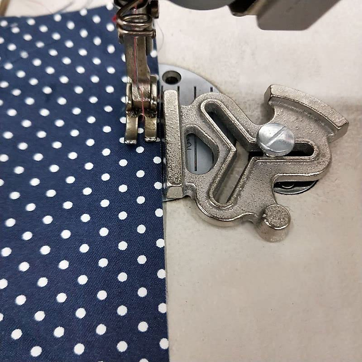 Industrial Sewing Machine Gauge Locator Computer Flat Car Synchronous Car Universal Multi-Function Sewing Machine Three Corner Guide Gauge Accessories with Screws