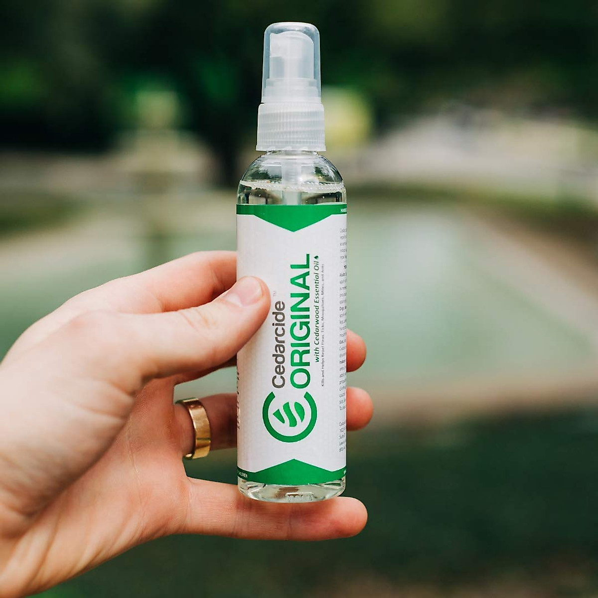 Cedarcide Original Bug Spray | Repel & Kill Fleas, Ticks, Mosquitoes, Mites, Ants & Chiggers | for use on People, Pets & Home | Natural Cedar Oil | Large Size Kit