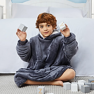 L'AGRATY Kids Wearable Blanket Hoodie Flannel Sherpa Oversized Sweatshirt Hooded Blanket Throw with Sleeves and Big Pocket Cozy Fluffy Warm Soft Giant Winter Sweater Blanket Hoodie for Boys Girls