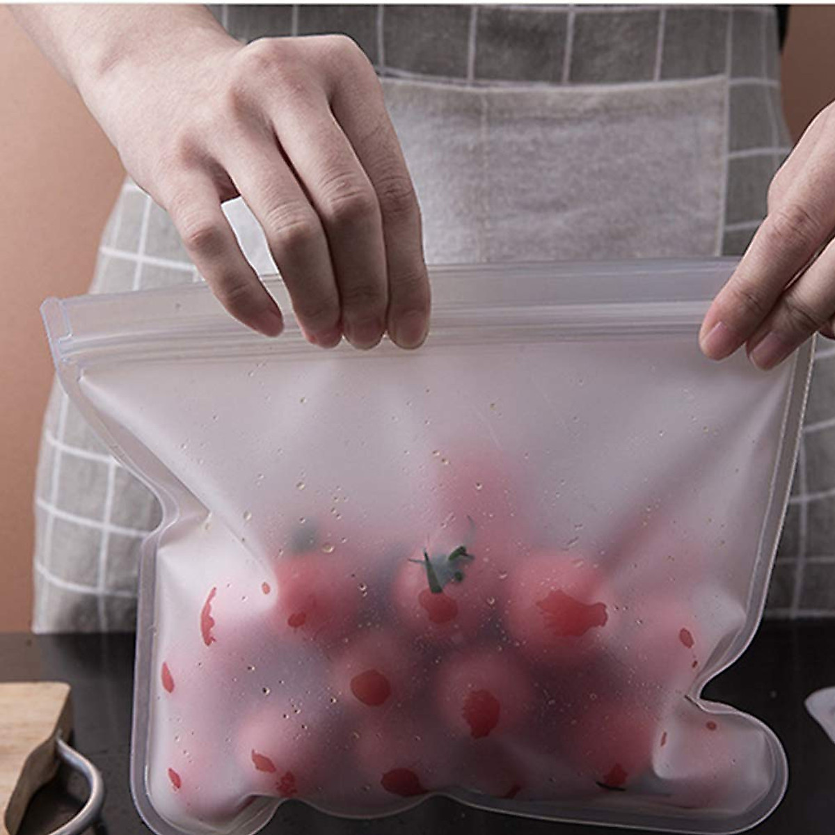 Quart Freezer Bags Reusable Food Storage Bags for Vegetable, Liquid, Snack, Meat, Sandwich, 8.46x7.28 Inch, 10 Pack