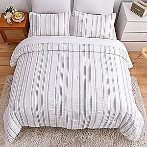 AIKASY Boho Bed in a Bag 7 Pieces Queen Size, Black/White Tufted Comforter Set, Stripe Pattern Design, All Season Cozy Cover with Sheets (Dashed line,90"x90")