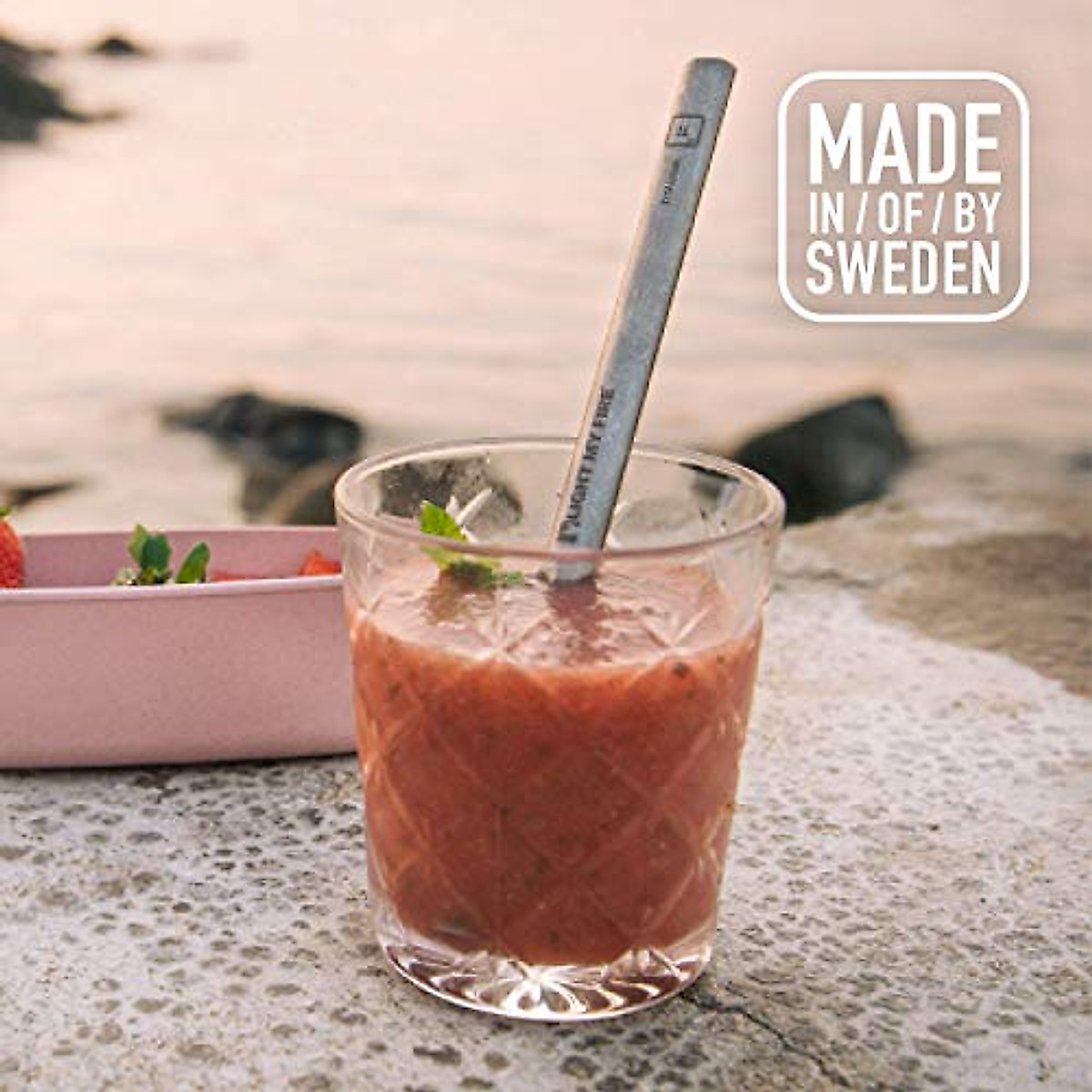 Light My Fire Reusable Metal Straw - Titanium Metal Straw with Case - 7.5" oval shaped Travel Straw with Utensil Holder - Made in Sweden - Resuable Straw with Cutlery Holder for Lunchbox & Take Away