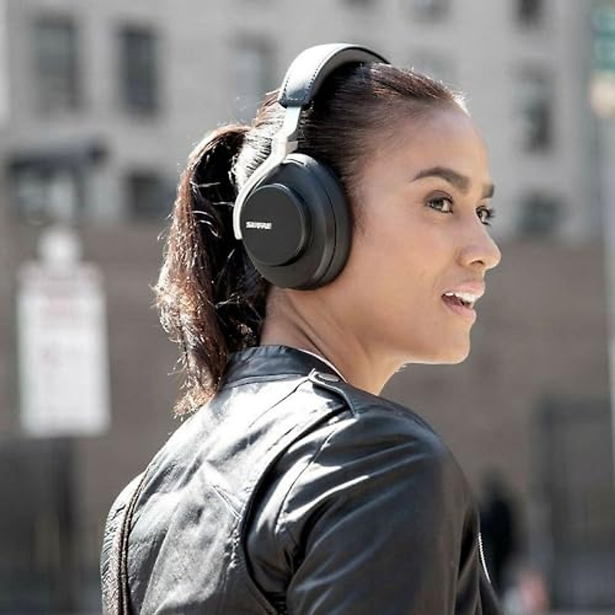 Shure AONIC 50 Wireless Noise Cancelling Headphones, Premium Studio-Quality Sound, Bluetooth 5 Wireless Technology, Comfort Fit Over Ear, 20 Hours Battery Life, Fingertip Controls - Black