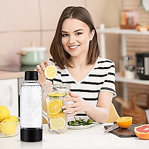 meekoo 4 Pcs Soda Carbonating Bottles Clear Soda Maker Bottle Plastic Soda Bottle Compatible with Soda Drinkmate Soda Maker for Kitchen Home Party Carbonated Drinks Beverages (1 Liter)