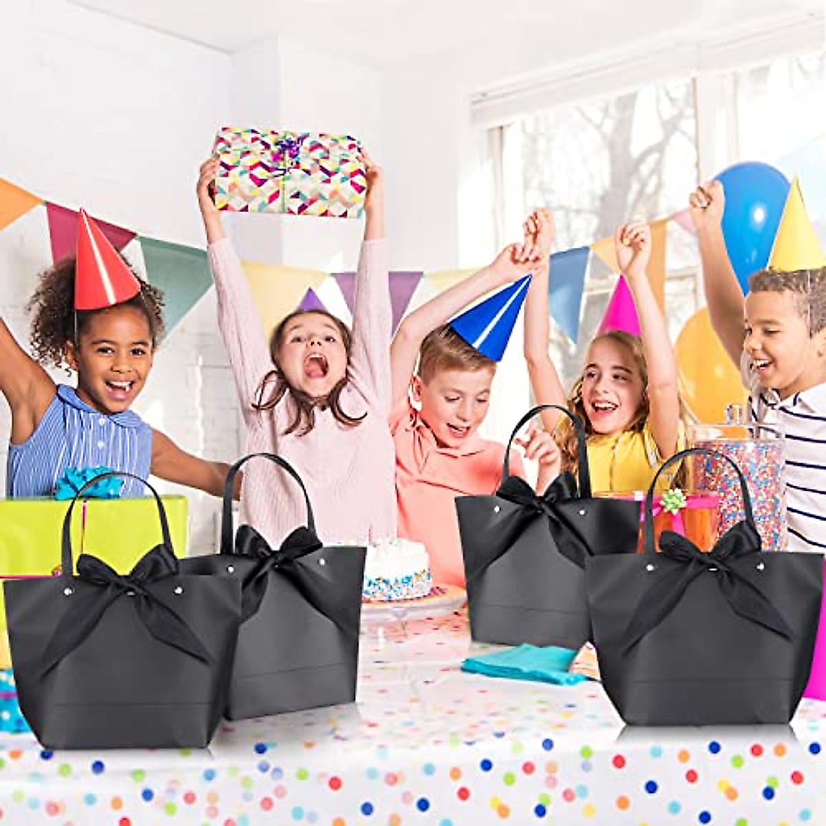 20 Pcs Gift Bags with Handles Cute Party Favor Bags Treat Bags for Birthday Party Paper Bridal Shower Favor Bags Ribbon Bow Gift Wrap Bags for Wedding Valentine's Day (Black, Small)