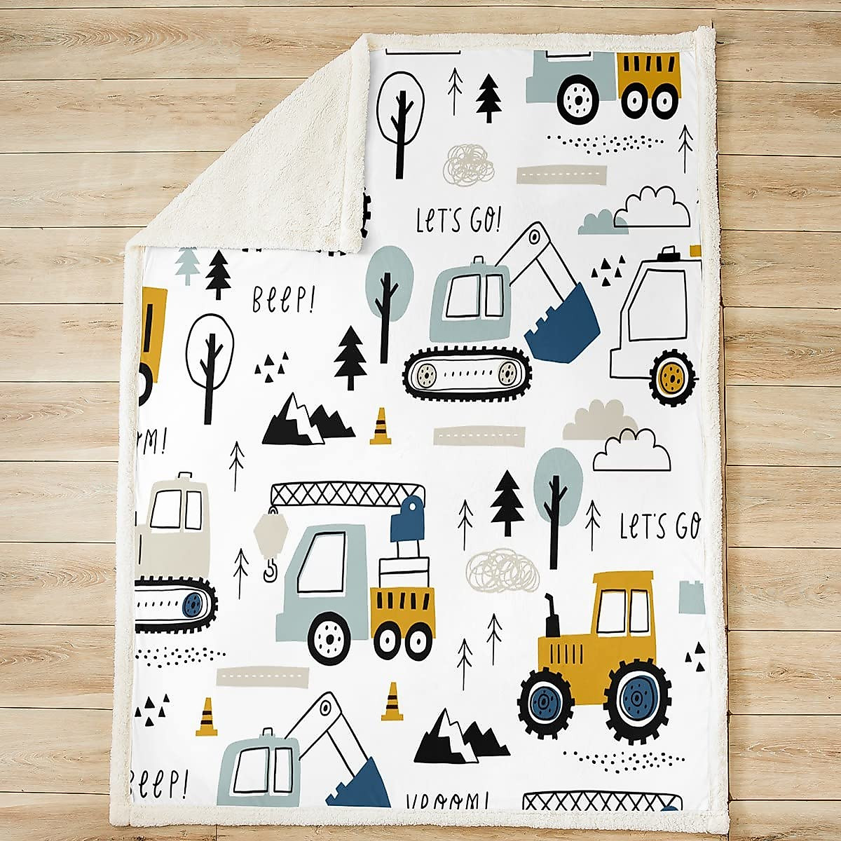 Cartoon Car Kids Fleece Throw Blanket Construction Sherpa Blanket Decor Equipment Trucks Plush Blanket Cartoon Car Excavator Tractor White Yellow Fuzzy Blanket Bedroom Flannal Blanket Queen 90"x90"