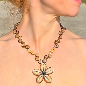 BlueRica Kaput Shells Flower on Brown Coconut Shell Disc Beads Necklace