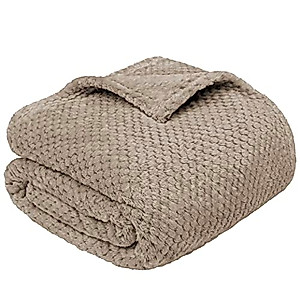 PAVILIA Waffle Fleece Throw Blanket for Couch Bed Tan Taupe, Super Soft Fuzzy Cozy Blanket Sofa, Plush Warm Cute Decorative Home Decor Throw, Lightweight All Season, Beige Camel Brown, 50x60