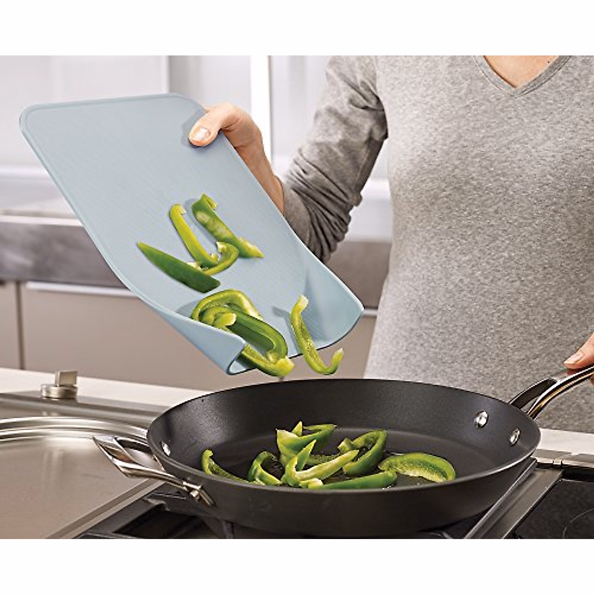 Joseph Joseph Nest Chop Set of Nesting Plastic Cutting Boards 13.25-inch x 10-inch Chopping Board Kitchen Prep Mat with Curved Edges 3-piece.