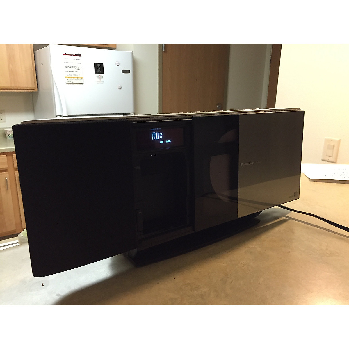 Panasonic SC-HC30 Compact Stereo System (Discontinued by Manufacturer)