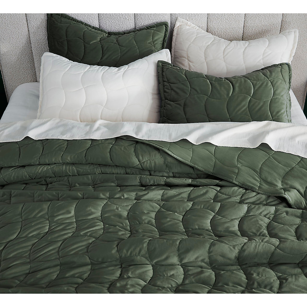 palassio Luxury Olive Green Velvet Twin Size Quilt Bedding Set with 1 Pillow Sham, Christmas Soft Cloud Cozy Warm Bedspread Coverlet for Kids, Lightweight Crushed Comforter for All Season