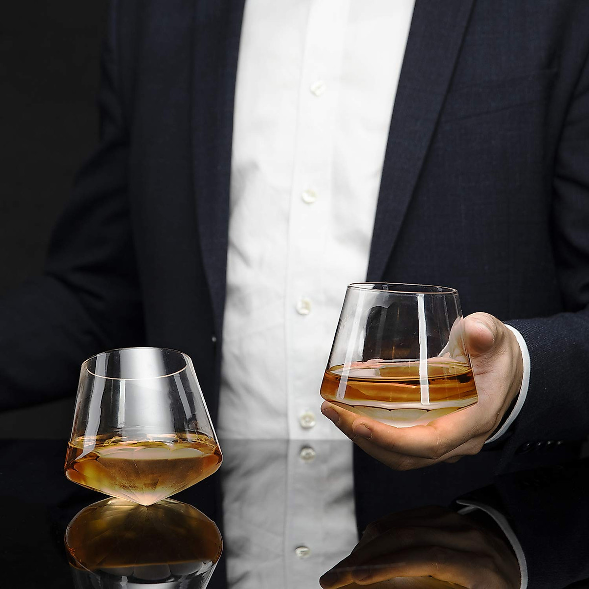 The Wine Savant Diamond Whiskey Decanter l With 2 Diamond Glasses Decanter Set, Diamond Wine Glass Holding Base With 2 Diamond Glasses Liquor, Scotch, Rum, Bourbon, Vodka, Tequila