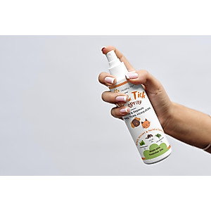 Flea and Tick Spray for Fleas, Ticks and Mosquitoes - Application for Dogs, Cats and Home (100 ml)