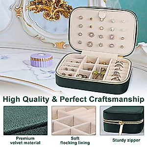 Dajasan Velvet Travel Jewelry Box, Mini Travel Jewelry Case, Small Portable Travel Jewelry Organizer for Women Girls (green)