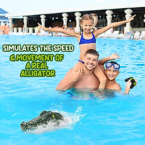 Doohickey Remote Control Alligator Head Boat for Kids and Adults, Simulates The Speed and Movement of a Real Alligator, for Pools, Water Parks, Lakes and More, Includes Gator Head and Remote Control
