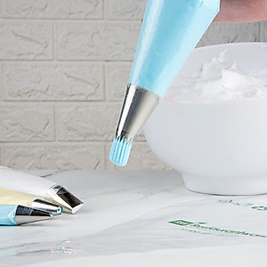 Restaurantware Pastry Tek Piping Tip 1 Round Round Tip For Icing - #10 Corrosion-Resistant Stainless Steel Icing Tip Dishwasher-Safe Decorate Cupcakes Cakes or Cookies