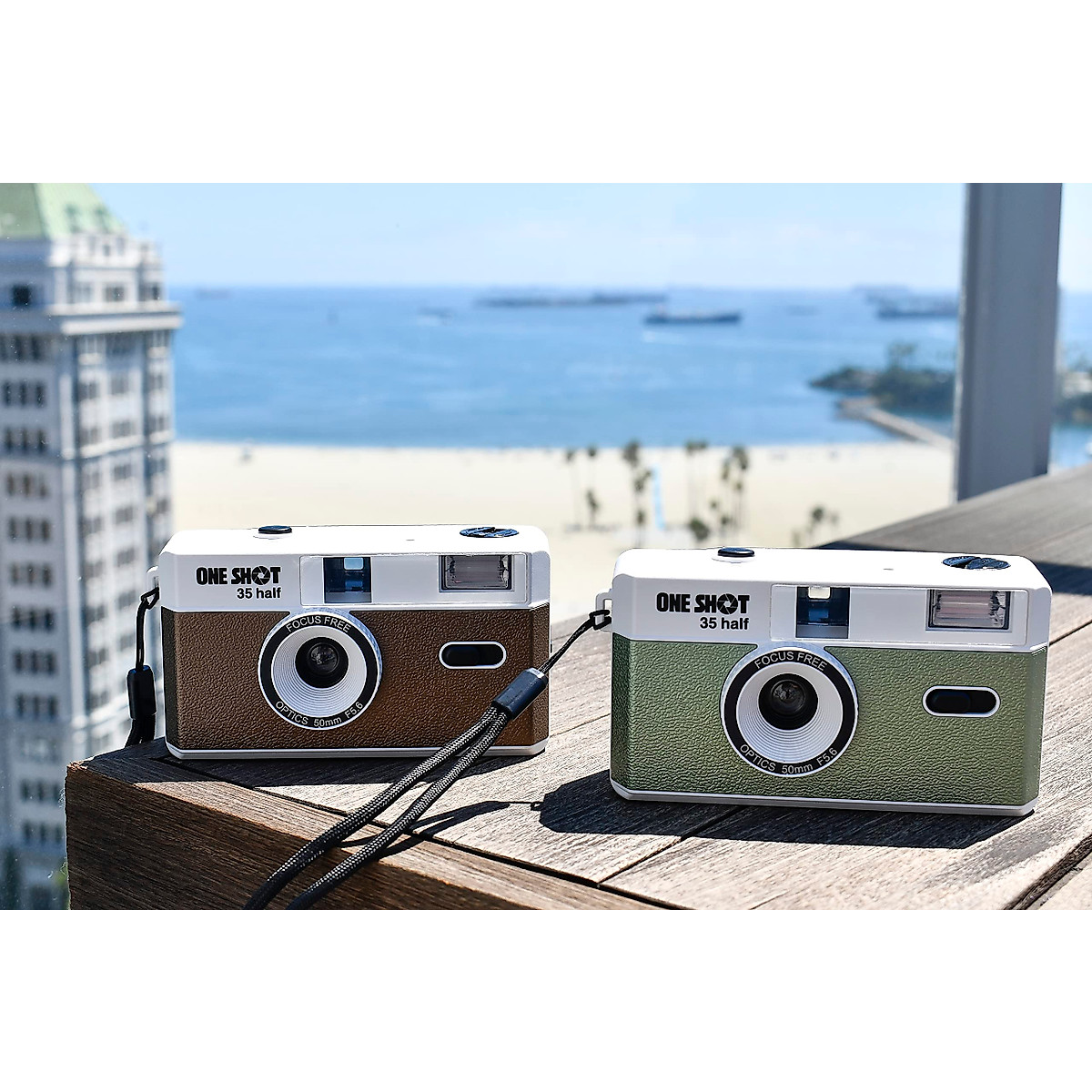1 Shot Point and Shoot 35mm Film Camera Reusable Retro Half Frame Camera, Built in Flash, Included One Roll ASA/ISO 400 Black & White Film 18 Exp., (36 Shots) Battery Not Included (Green Color)