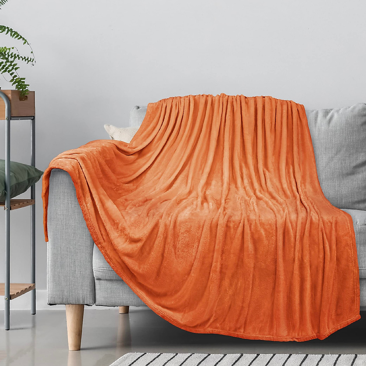 PAVILIA Orange Fleece Throw Blanket for Couch, Coral Peach Soft Fuzzy Fall Flannel Throw for Sofa, Luxury Plush Microfiber Bed Blanket, Cozy Home Halloween Velvet Gift Blanket, 50x60