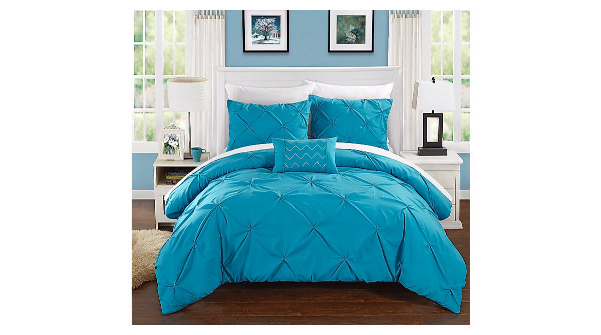 Chic Home 8 Piece Turquoise Duvet Set for Queen Beds