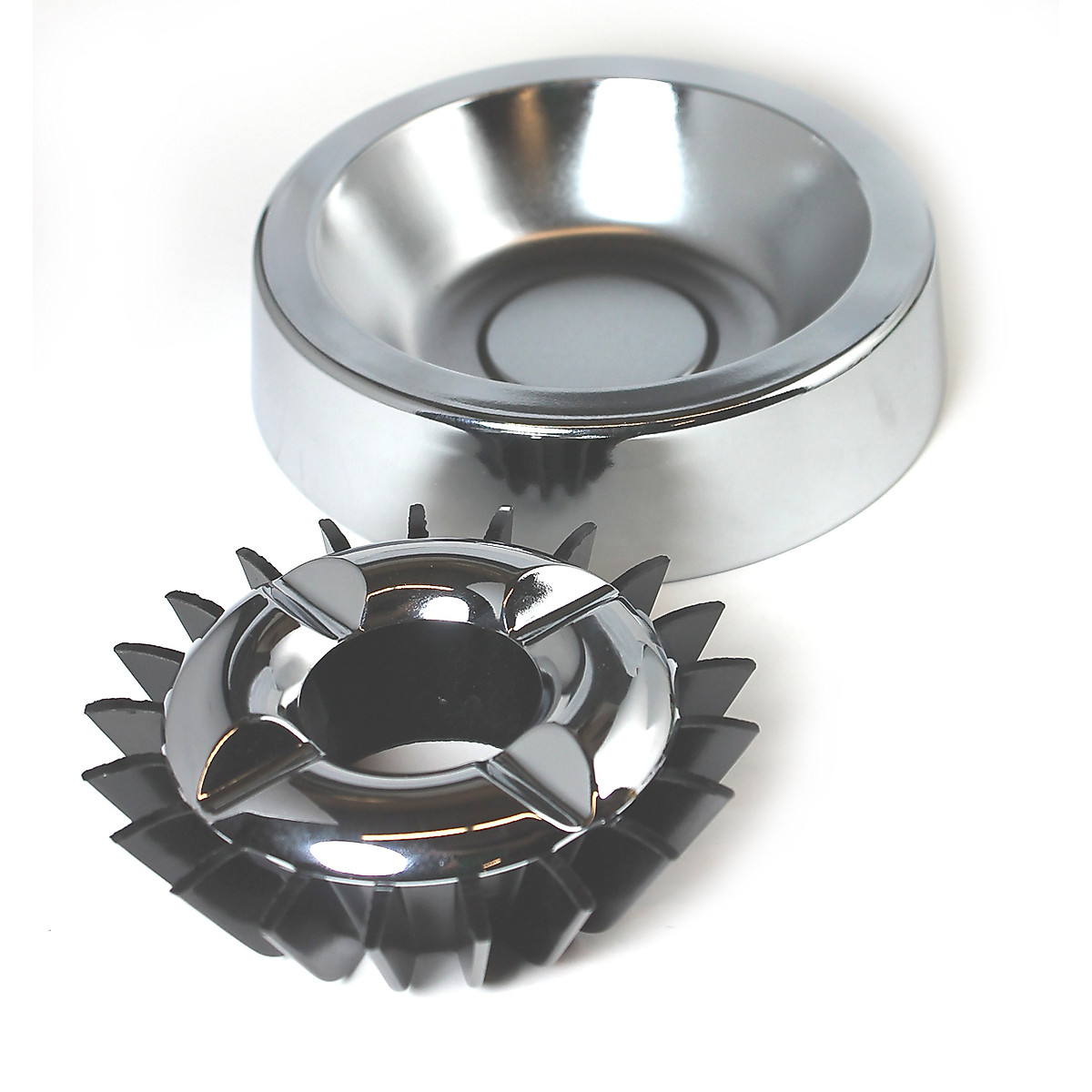 Buddies Silver Round Metal Ashtray Built-In Extinguisher and Storage 5 1/2"