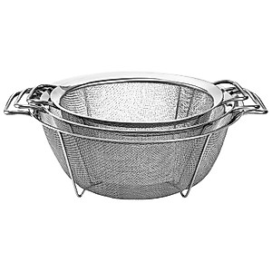 Dicunoy Set of 3 Strainers and Colanders, Stainless Steel Mesh Strainer Basket with Handle, Stackable Mesh Footed Colander for Rinse Food, Fruit, Vegetable, Strain, Drain (2.5/3/5 Quart)