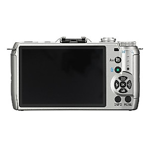 Pentax Q7 12.4MP Mirrorless Digital Camera with 3-Inch LCD - Body Only (Silver) (OLD MODEL)