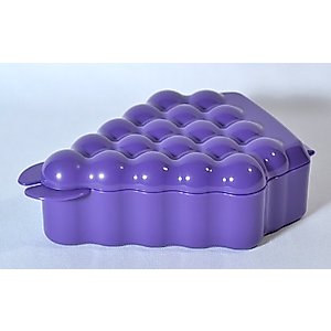 Tupperware Grapes and other Fruits Keeper in Purple by Tupperware