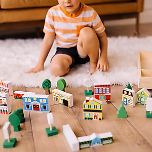 Melissa & Doug Wooden Town Play Set With Storage Tray (32 pcs)