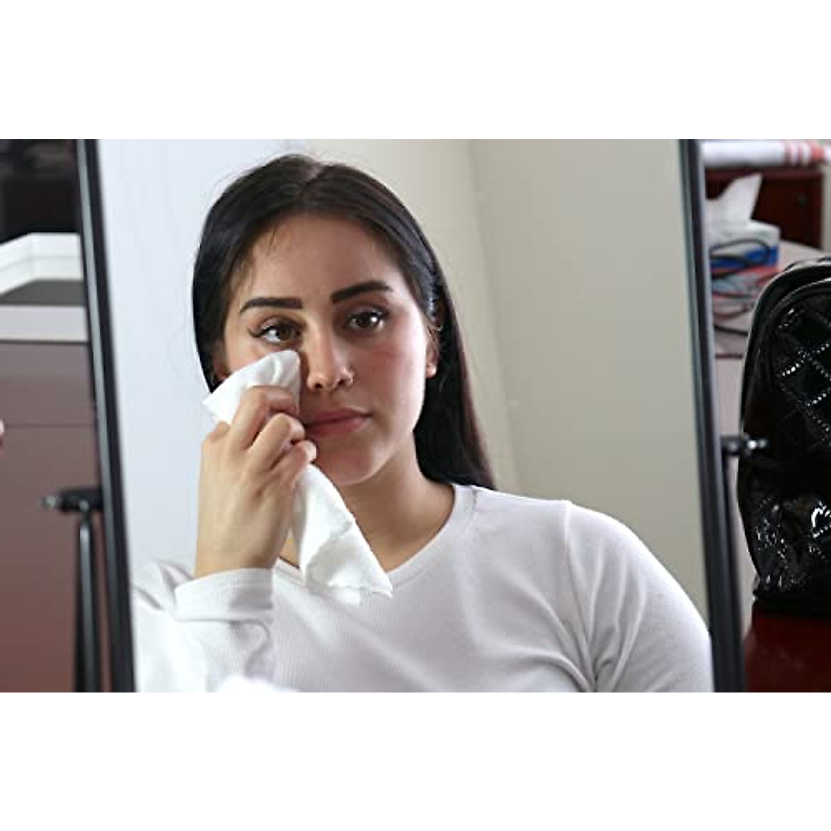 Arkwright Microfiber Makeup Remover Cloths - Reusable Makeup Towel in a Tissue Box Dispenser, 25 Facial Cleansing Towels for Bathroom, 9 x 9 in, White