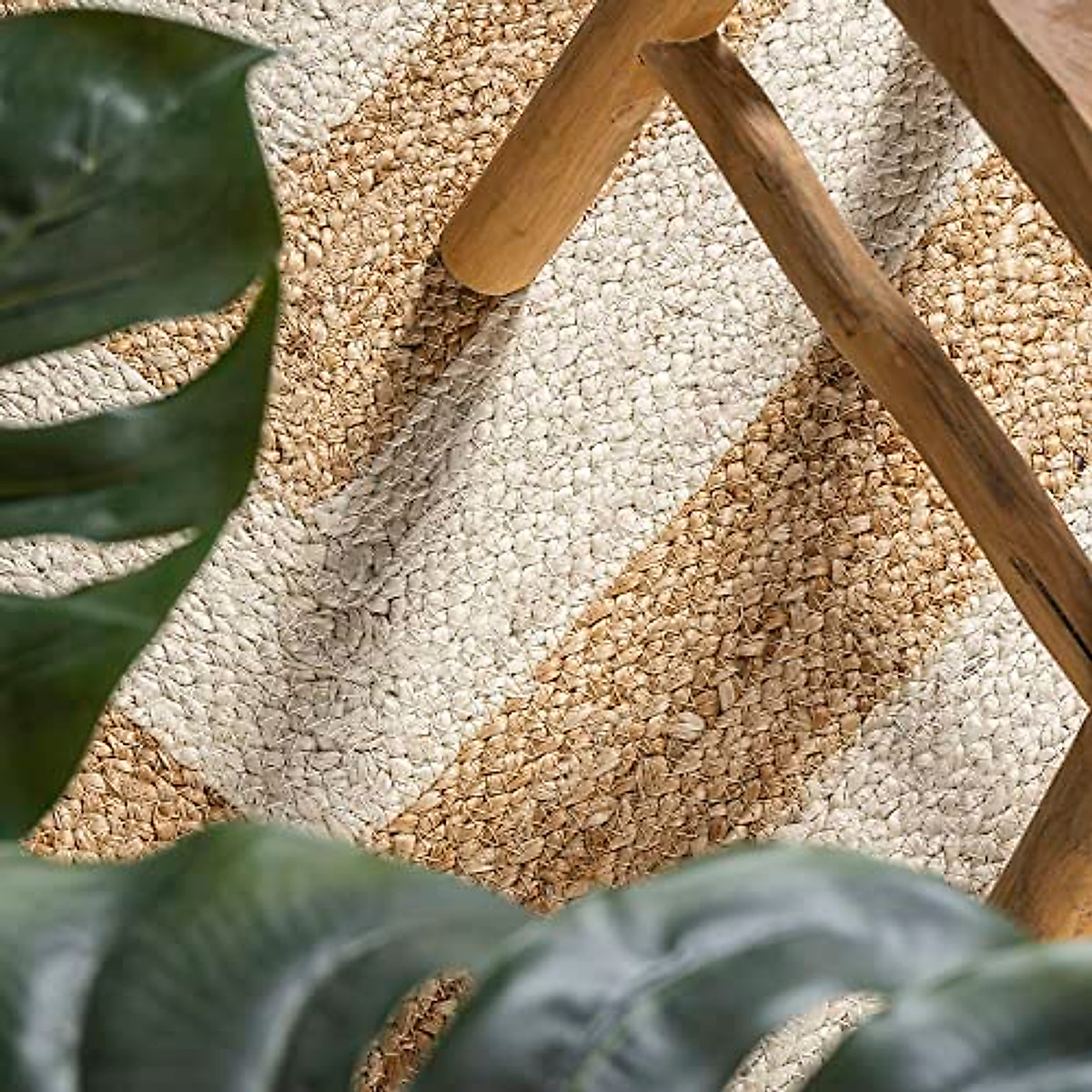 JONATHAN Y RNF111A-6R Piper Two-Tone Chevron Round Jute Indoor Area-Rug, Cottage, Modern, Vintage Easy-Washing,Bedroom,Kitchen,Living Room,Non Shedding, Black/Natural, 6' Round