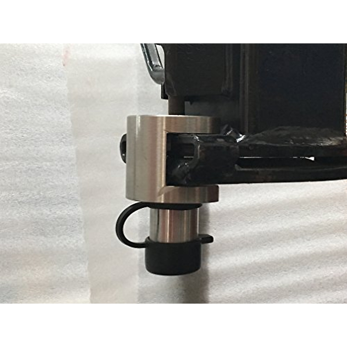 AMPLOCK U-GNB gooseneck Coupler Trailer Lock (fits on «Bull Dog» and Imported gooseneck Hitch) | Made in Canada