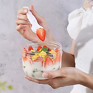 WEIRUIFANZHI 4Pcs 20oz Overnight Oats Plastic Jars with Lids and Spoons Leak-proof Yogurt Fruit Oatmeal Salad Containers with Foldable Scoops Portable Oatmeal Dessert Capacity Breakfast Cups