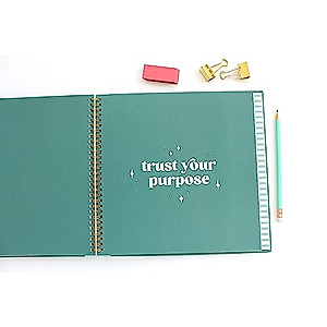 The School Memory Book: A Timeless School Years Memory Book for Preschool - 12th Grade Memories, Keepsakes and Cherished Moments (Storage Pocket Included)