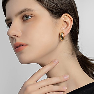 FAMARINE Gold Hoop Clip on Earrings for Women Fashion Hoops Clip Earrings Non Piercing Earrings