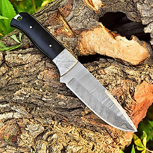 SharpWorld Buffalo Horn Damascus Knife Made Of Remarkable Damascus Steel -Best Hunting Knife with Sheath TJ105