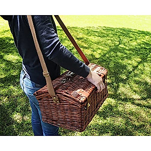 Juvale Large Wicker Picnic Basket, 4 Person Set with Utensils, Outdoor, Insulated Cooler Bag, Plastic Glasses, Plates, Stainless Steel Cutlery, Utensils, Family Size (18 x 12 x 10 in, Brown)
