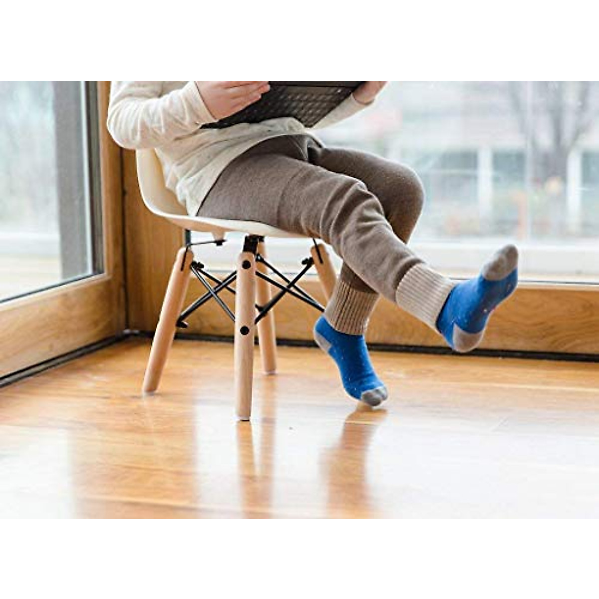 UrbanMod Kids Mid Century Style Furniture, Modern White Table Set, Round Table with Two (2) ABS Easy-Clean Chairs Highest Strength Capacity (330lbs) - Safer Chair Height