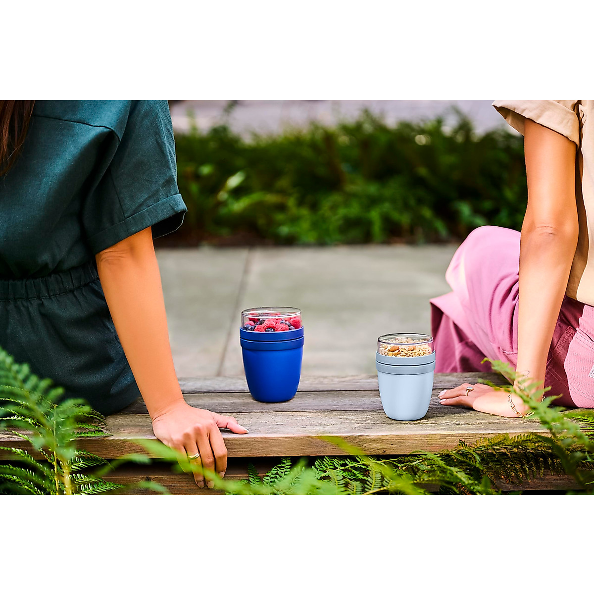 Mepal overnight oats jar - Practical Yoghurt Cup & Muesli Cup - Separate Compartments for Yoghurt & Muesli - Suitable for Freezer, Microwave & Dishwasher - 500 ml + 200 ml - Nordic Black