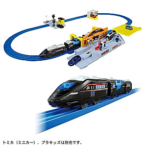 Takara Tomy Plarail Let's Play More with Tomica! Hakkou! Scenes Full of Scenes in Front of The Station Rotary Set, Train Toy, for Ages 3 Years and Up