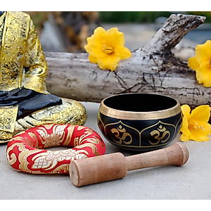 Yoga Meditation Om Peace Singing Bowl/Red Velvet OM Cushion/Wooden Mallet Set