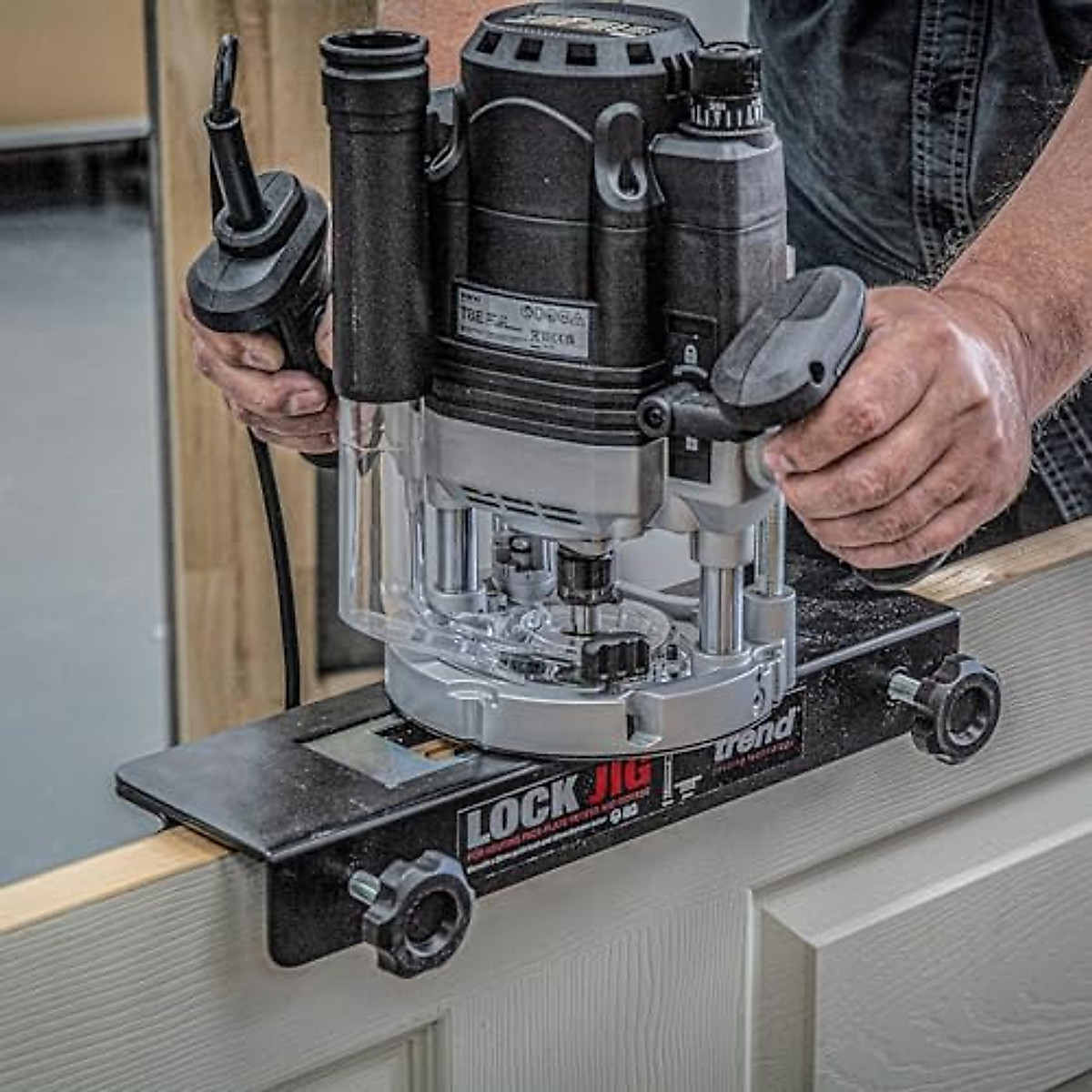 Trend T8 1/2 Inch Dual-Mode Plunge Workshop Router, Engineered for Hand-held and Router Table Use, 3-1/4 HP, 15 Amp, U*T8EK