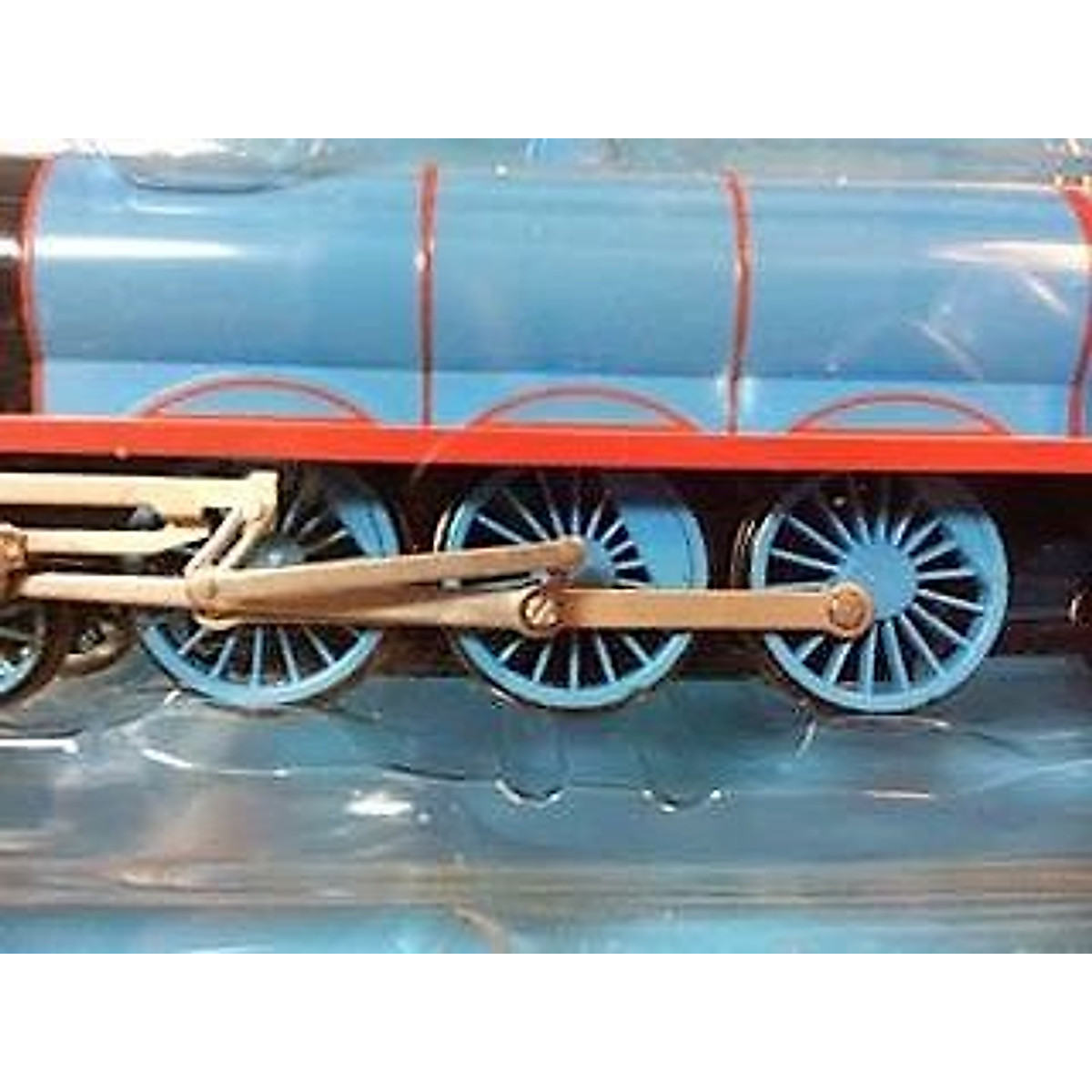 Bachmann Trains - THOMAS & FRIENDS GORDON THE EXPRESS ENGINE w/Moving Eyes - HO Scale