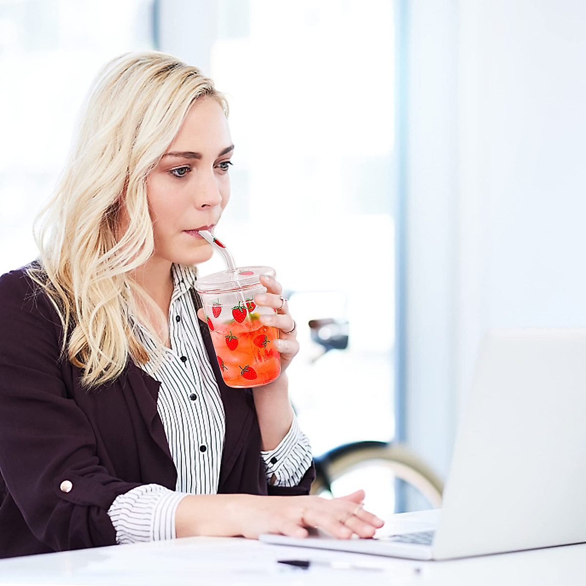 Agatige 300ml Glass Water Cup with Straw and Lid, Cute Strawberry Mug Glass Milk Bottle Water Juice Smoothie Drinking Cup for Home Office School