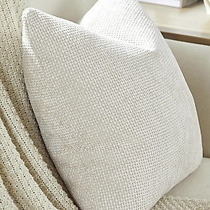 WLNUI Beige Pillow Covers 18x18 Inch Set of 2 Luxurious Chenille Throw Pillow Covers Decorative Square Cushion Case for Couch Sofa Bed Living Room Farmhouse Decorations