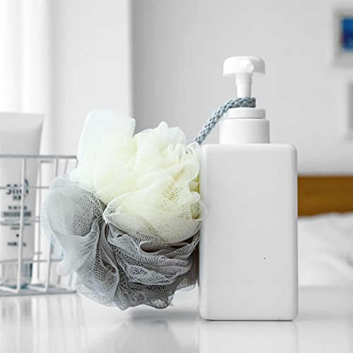 INGVY Dry Brushing Body Brush Double Bath Ball Soft Foaming Sponge Body Scrub Exfoliating Back Brush Skin Clean Bath Bubble Ball Skin Care Bathing Accessories (Color : B)